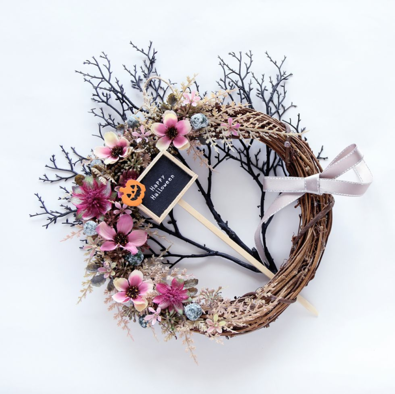 45 Easy DIY Halloween Wreaths That You Can Make In Minutes