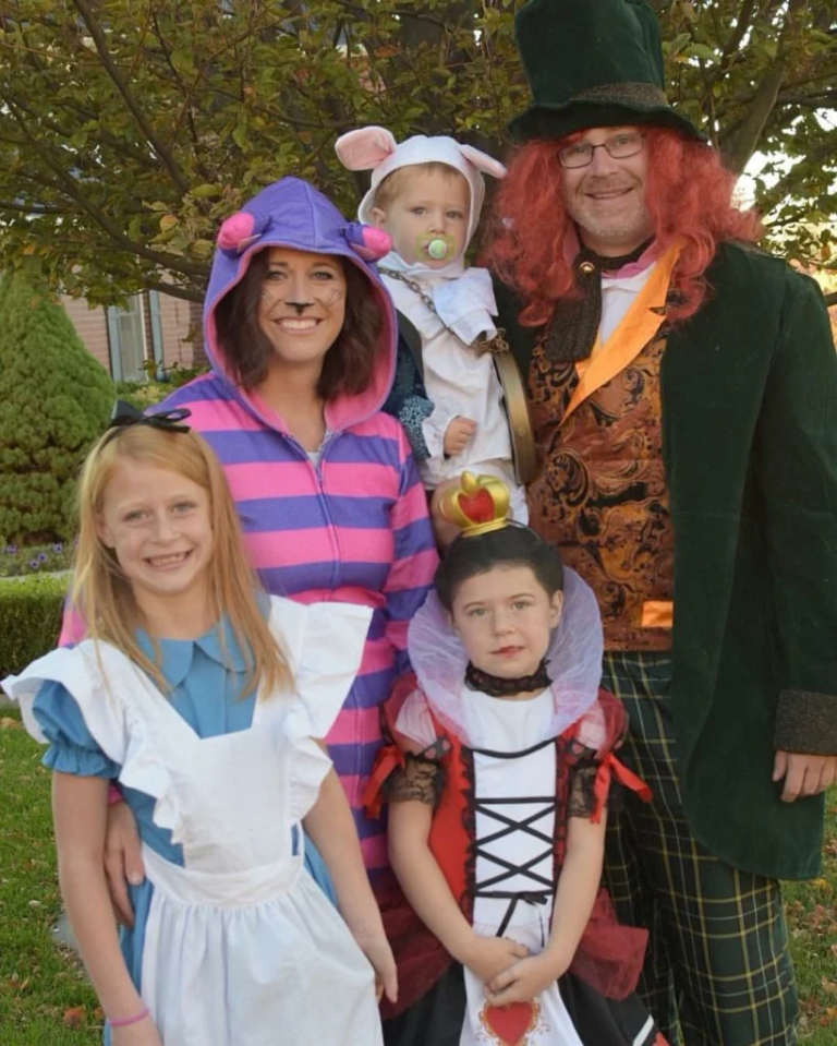 50 Family Halloween Costumes For Family Of 5