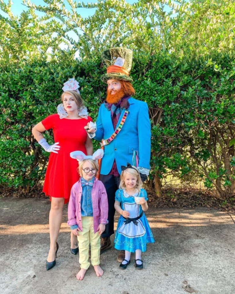 50 Family Halloween Costumes For Family Of 5
