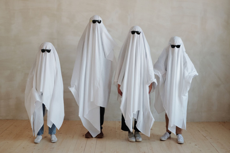 50 Spooky Halloween Costumes For A Family Of 4